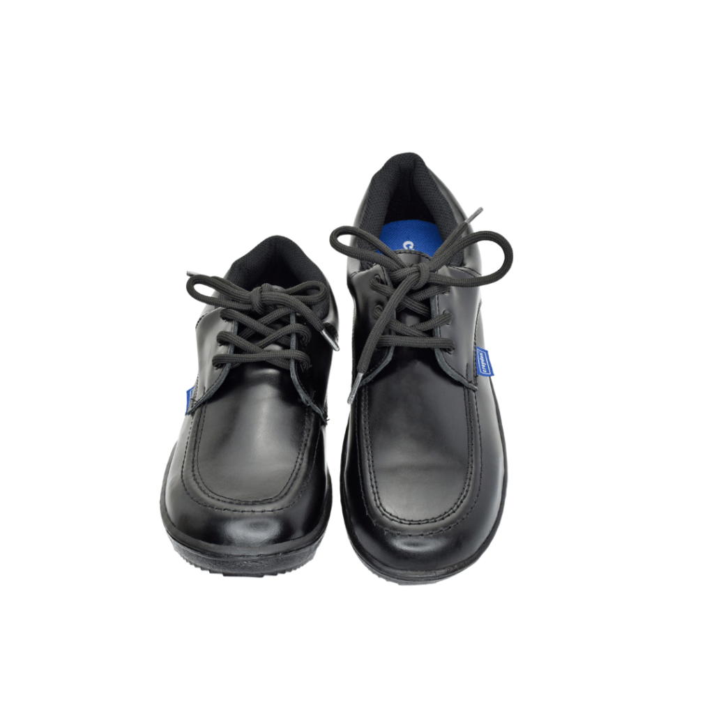 Zapato colegial unisex prejuvenil en color negro - Croydon - Calzamundo